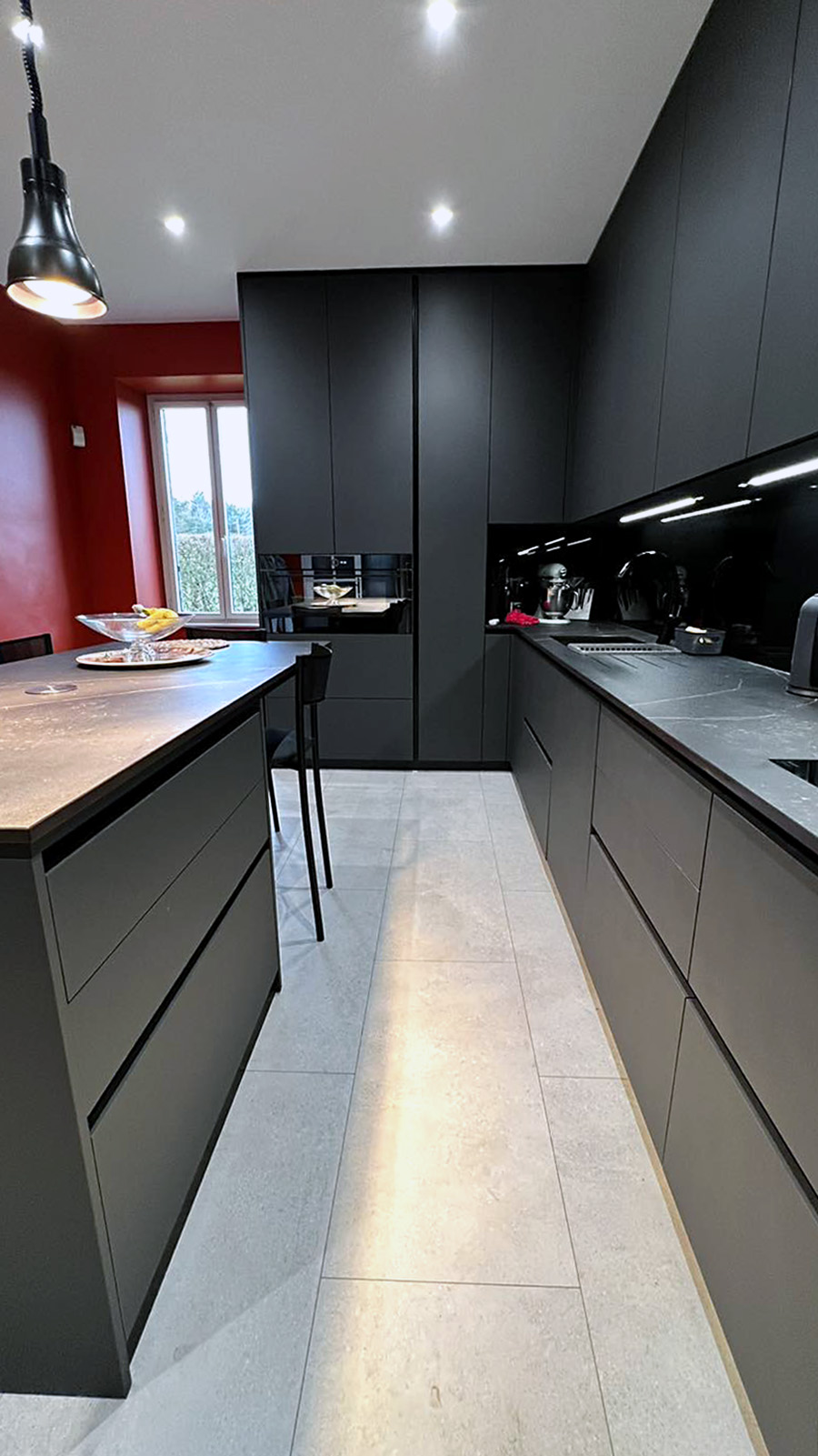 cuisine grise haut de gamme avec four 90 cm